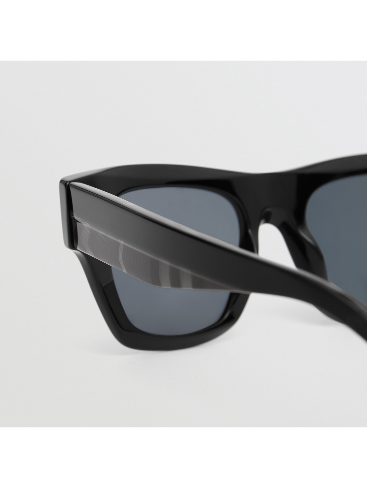 Mens Designer Eyewear Opticals And Sunglasses Burberry® Official