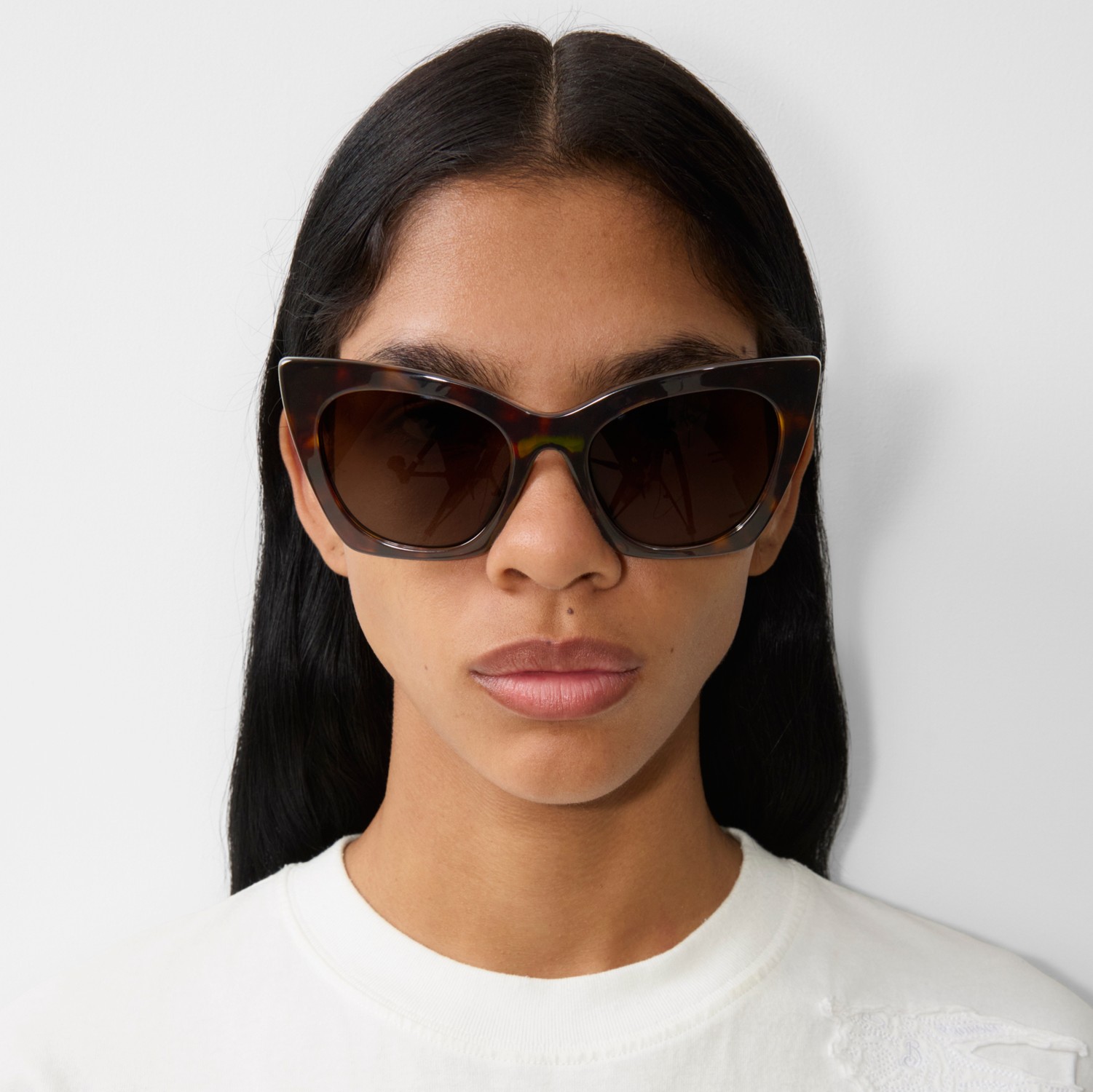 Logo Detail Cat-eye Frame Sunglasses in Tortoiseshell - Women ... Logo Detail Cat-eye Frame Sunglasses in Tortoiseshell - Women ...