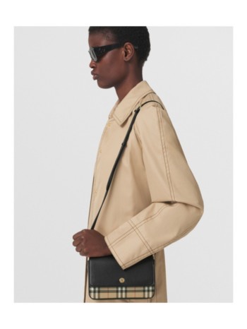 Burberry®️ oficial | Marca británica de moda y belleza de lujo