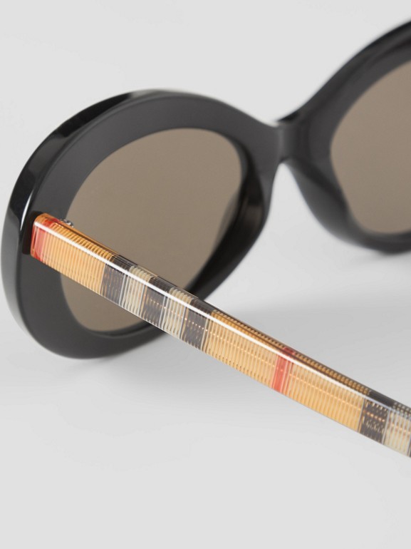 Vintage Check Detail Cat-eye Frame Sunglasses in Black - Women ... Vintage Check Detail Cat-eye Frame Sunglasses in Black - Women ...