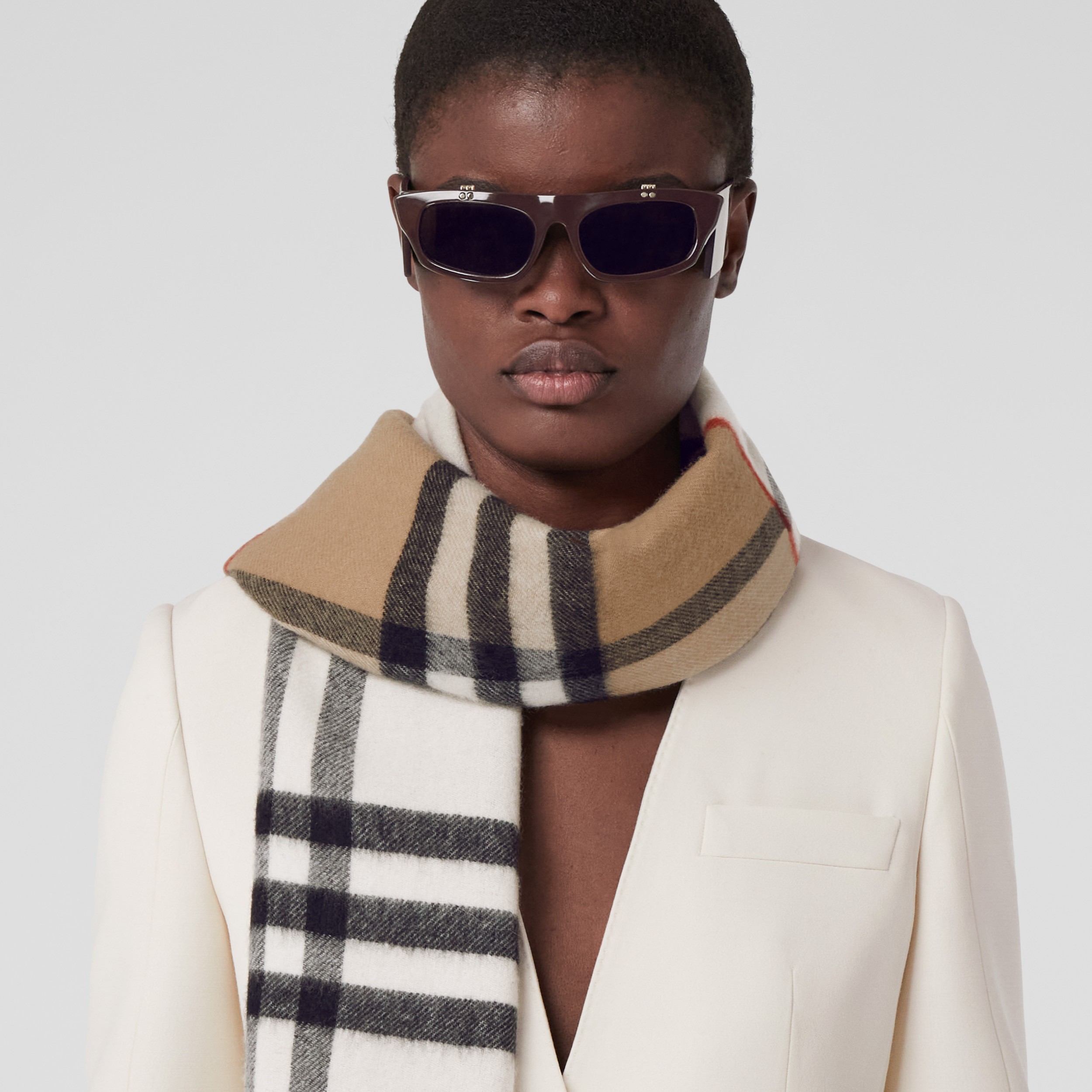 Contrast Check Cashmere Scarf in Archive Beige/natural White | Burberry ...