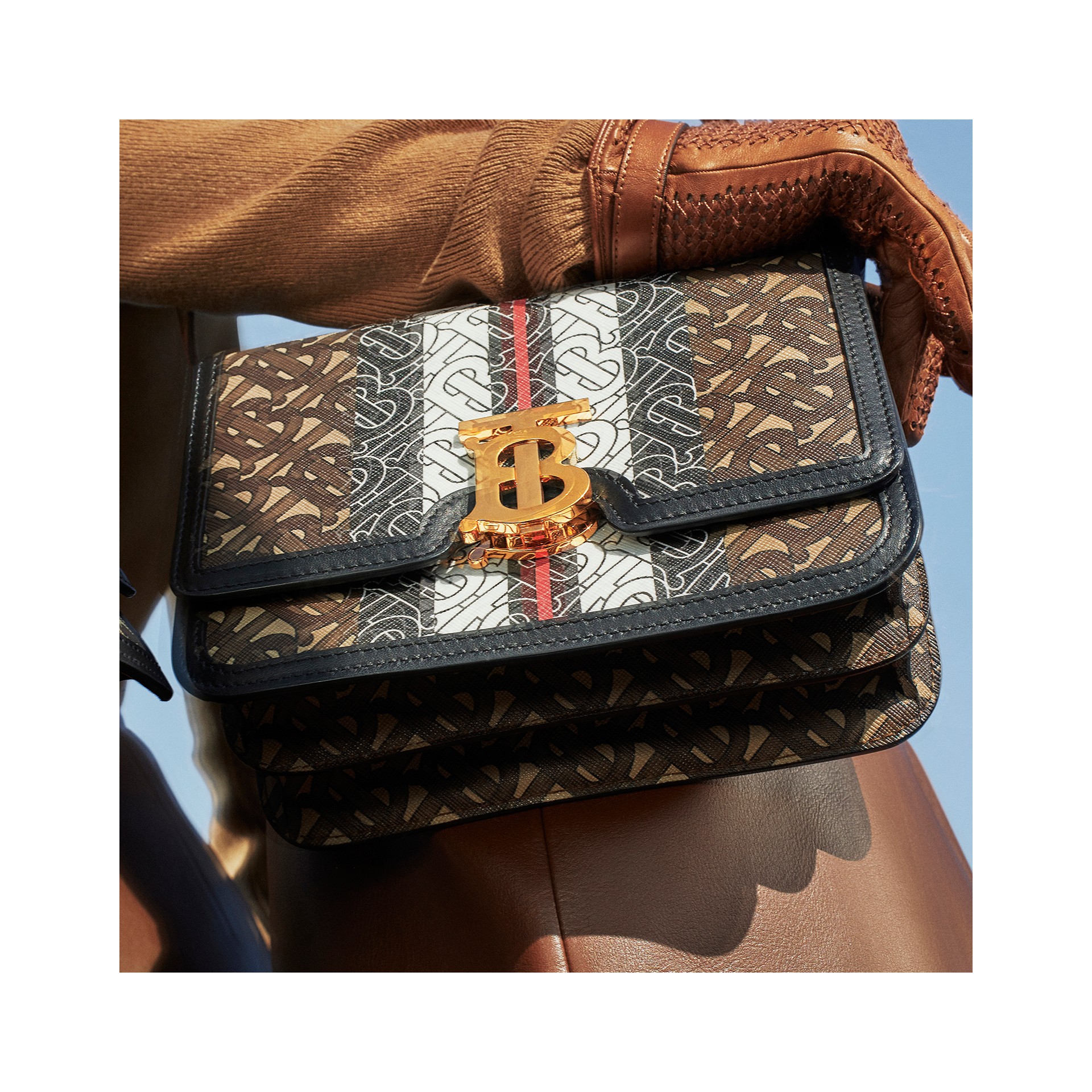 Burberry Monogram E-canvas Bucket Baguio | semashow.com