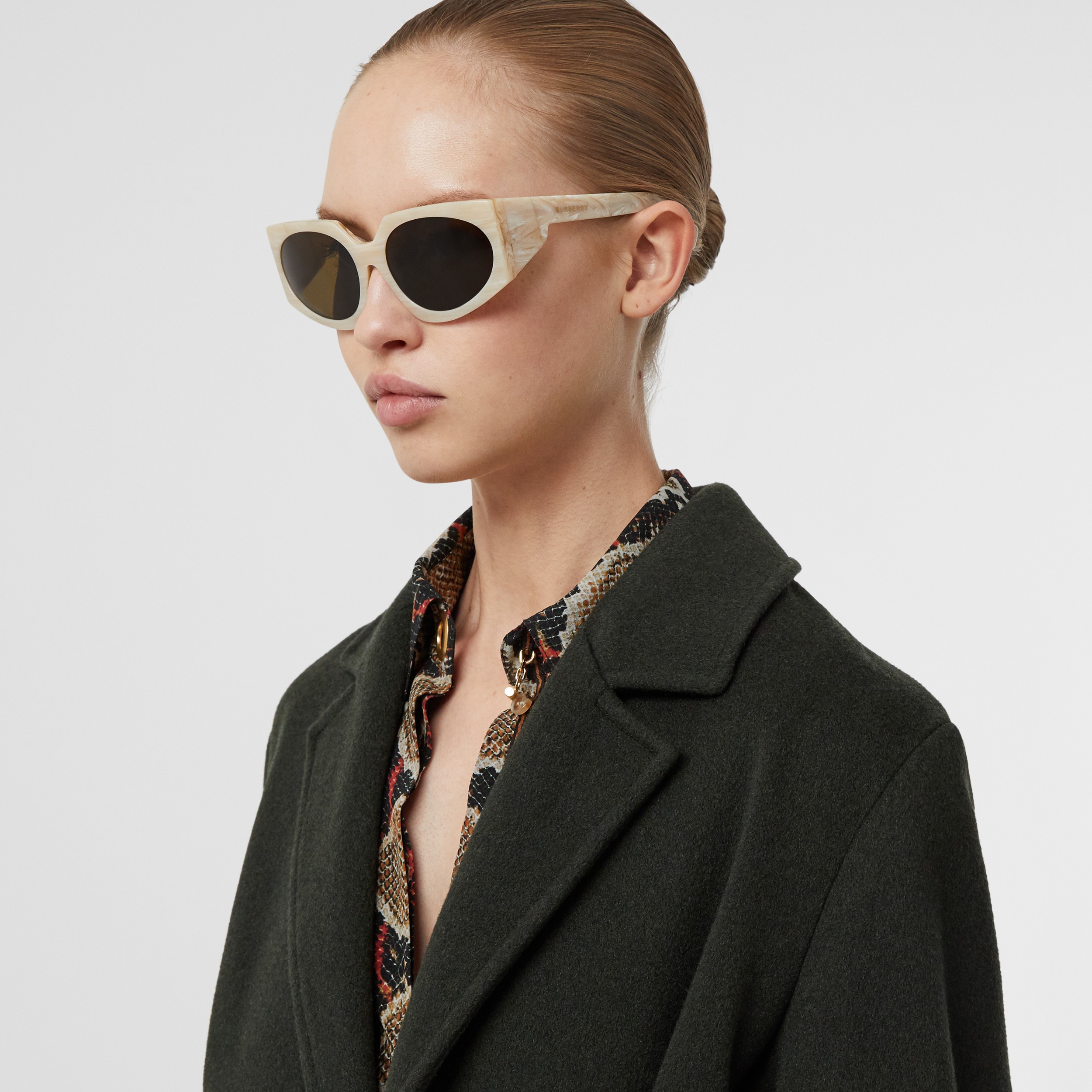 Geometric Frame Sunglasses In Light Horn Women Burberry United States