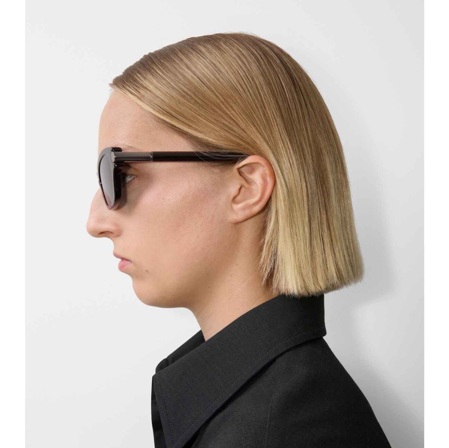 Tubular Oval Sunglasses in Transparent black | Burberry® Official