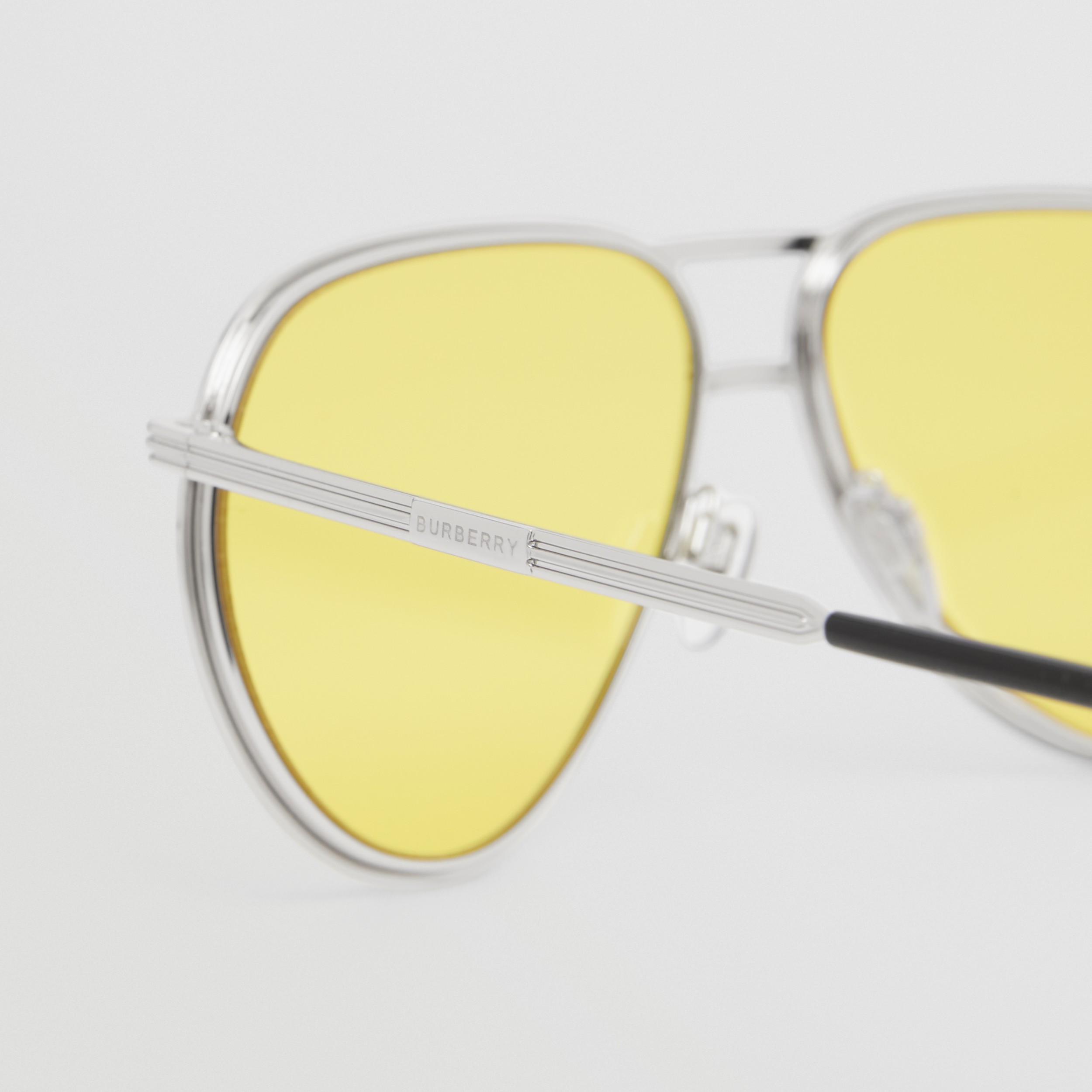 Pilot Sunglasses In Yellow Men Burberry® Official