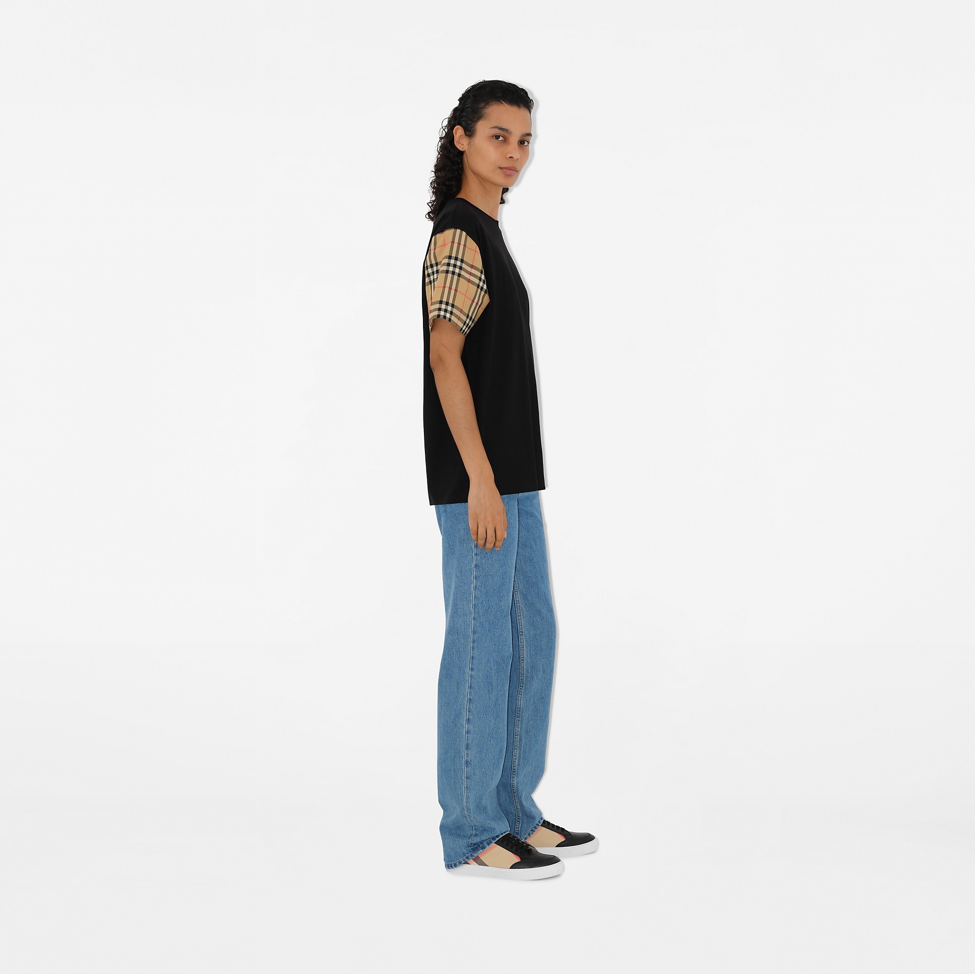チェック スリーブ コットンTシャツ (ブラック) - ウィメンズ チェック スリーブ コットンTシャツ (ブラック) - ウィメンズ