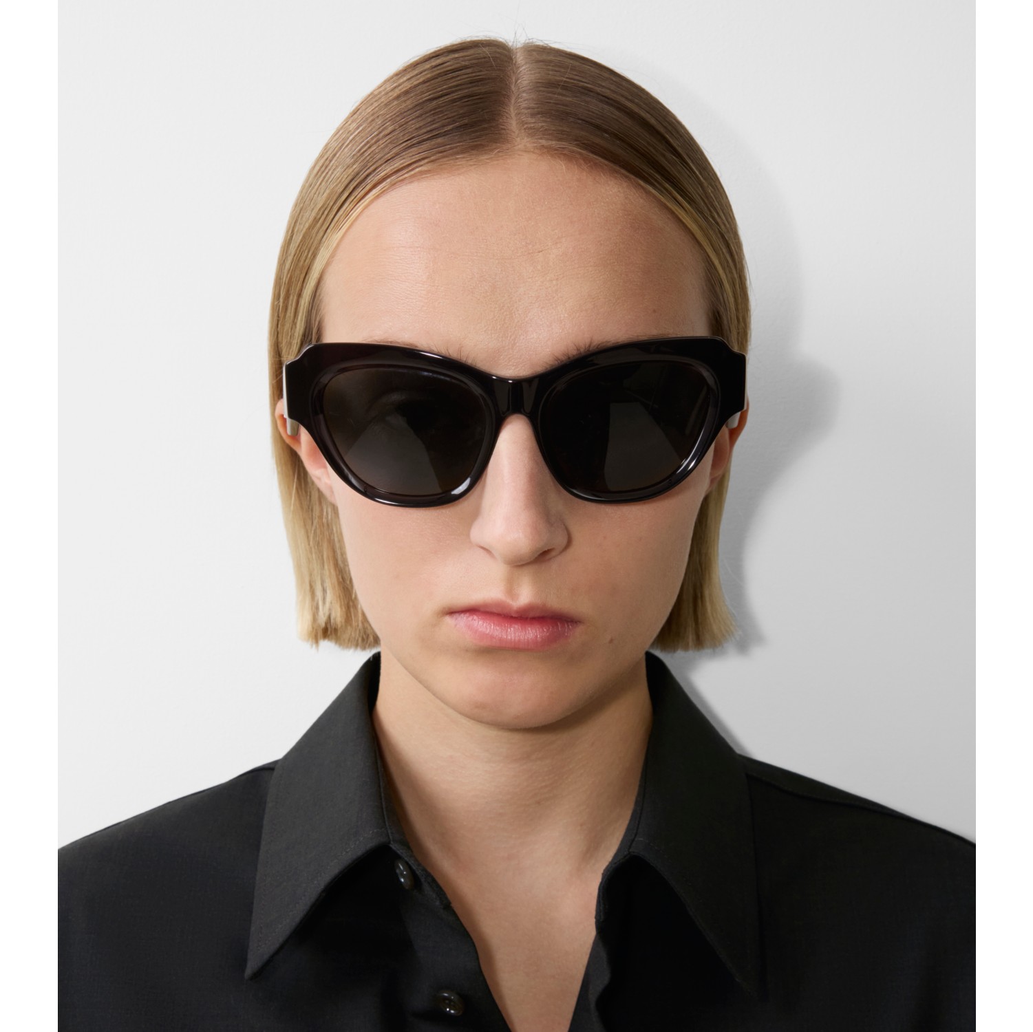 Rose Square Sunglasses in Transparent black - Women | Burberry® Official