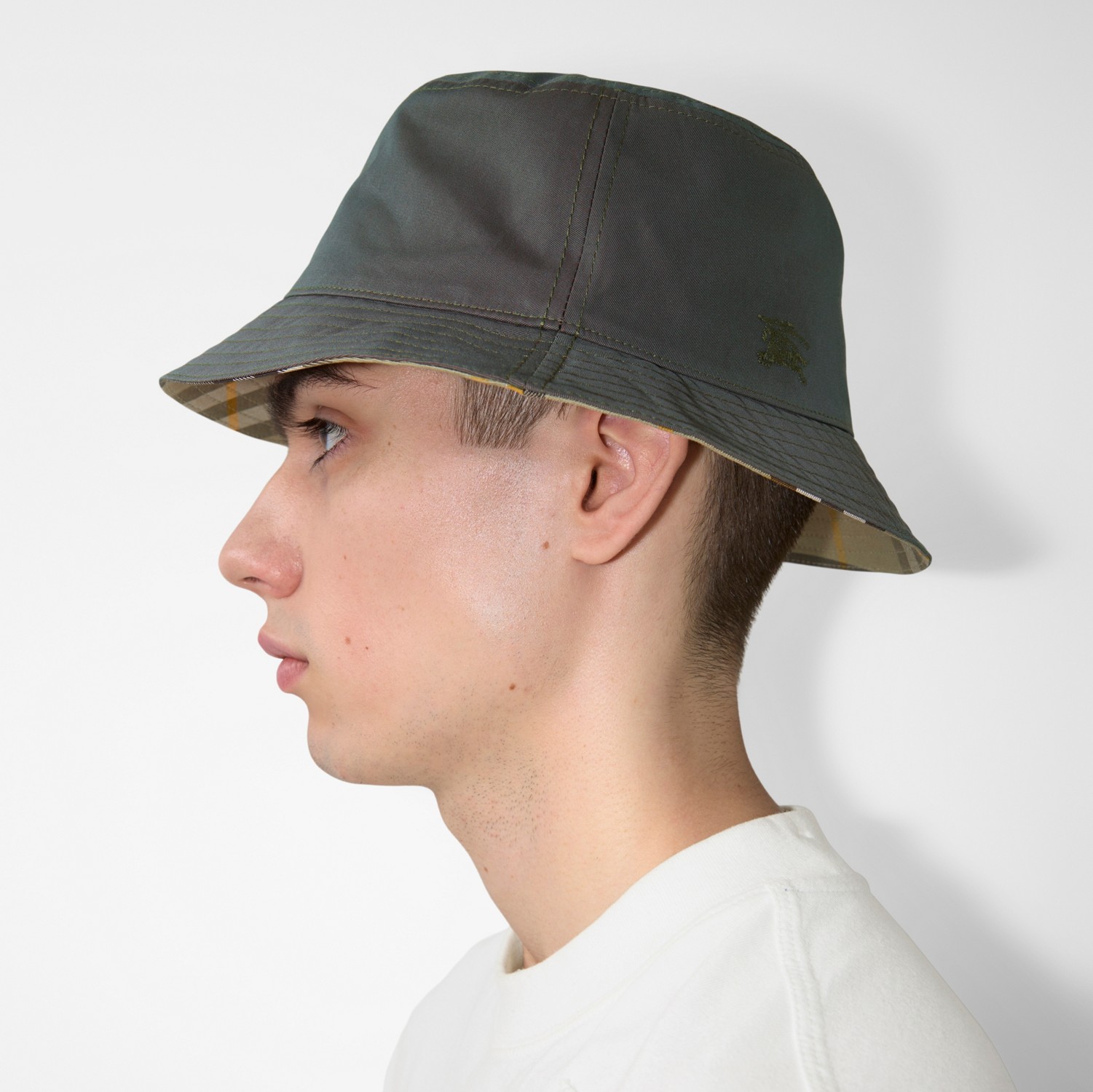Sombrero de pesca reversible Check (Verde antiguo) - Hombre | Burberry ... Sombrero de pesca reversible Check (Verde antiguo) - Hombre | Burberry ...