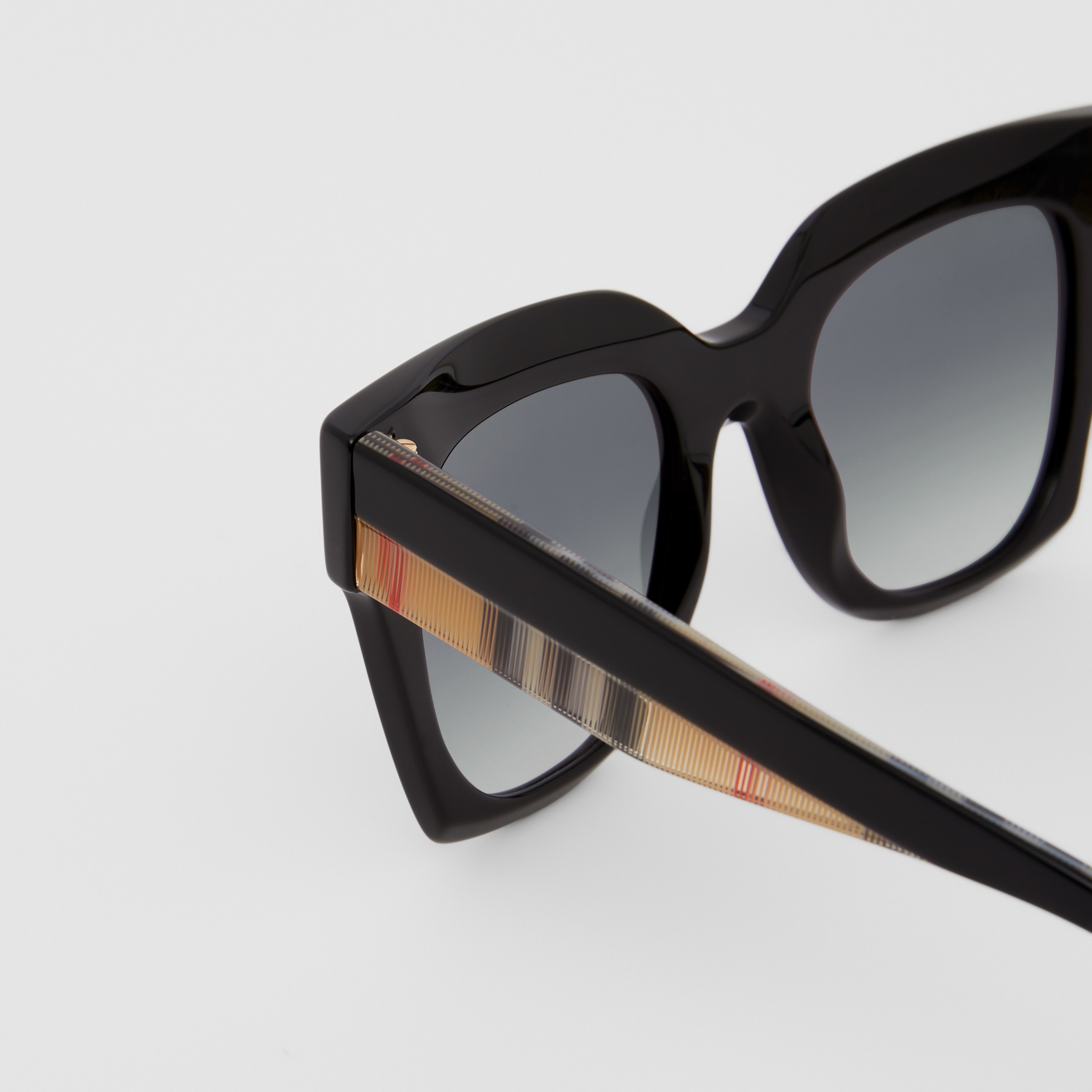 Square Frame Sunglasses in Black/beige - Women | Burberry® Official