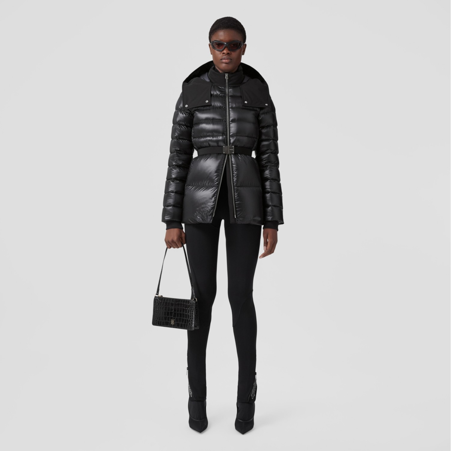 컨트라스트 후드 나일론 벨트 퍼퍼 재킷 블랙 여성 나일론 공식 Burberry®