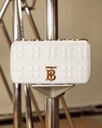 ローラバッグ キャンペーン | Burberry® 公式サイト ローラバッグ キャンペーン | Burberry® 公式サイト