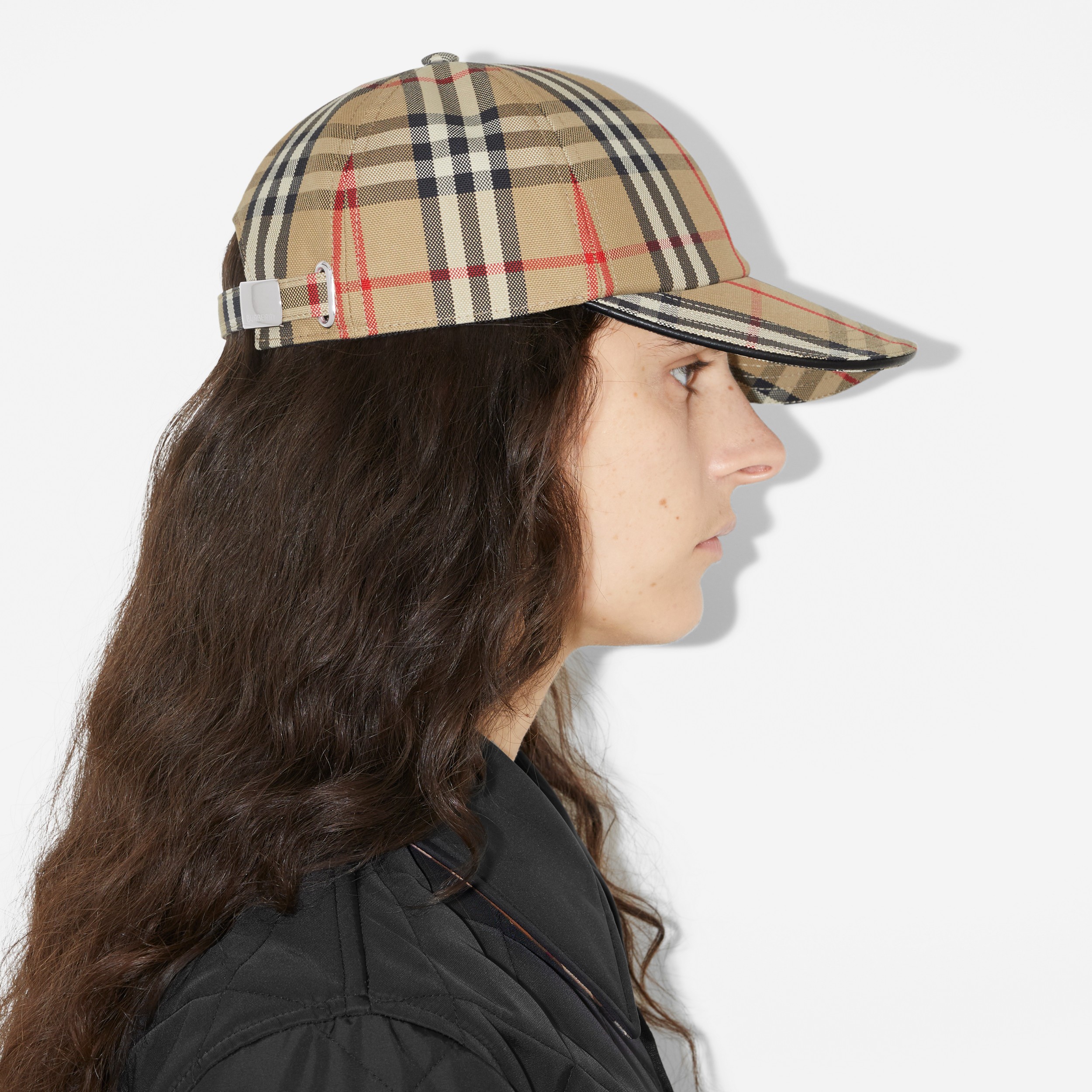 Boné de beisebol em algodão Check (Bege Clássico) | Burberry® oficial Boné de beisebol em algodão Check (Bege Clássico) | Burberry® oficial
