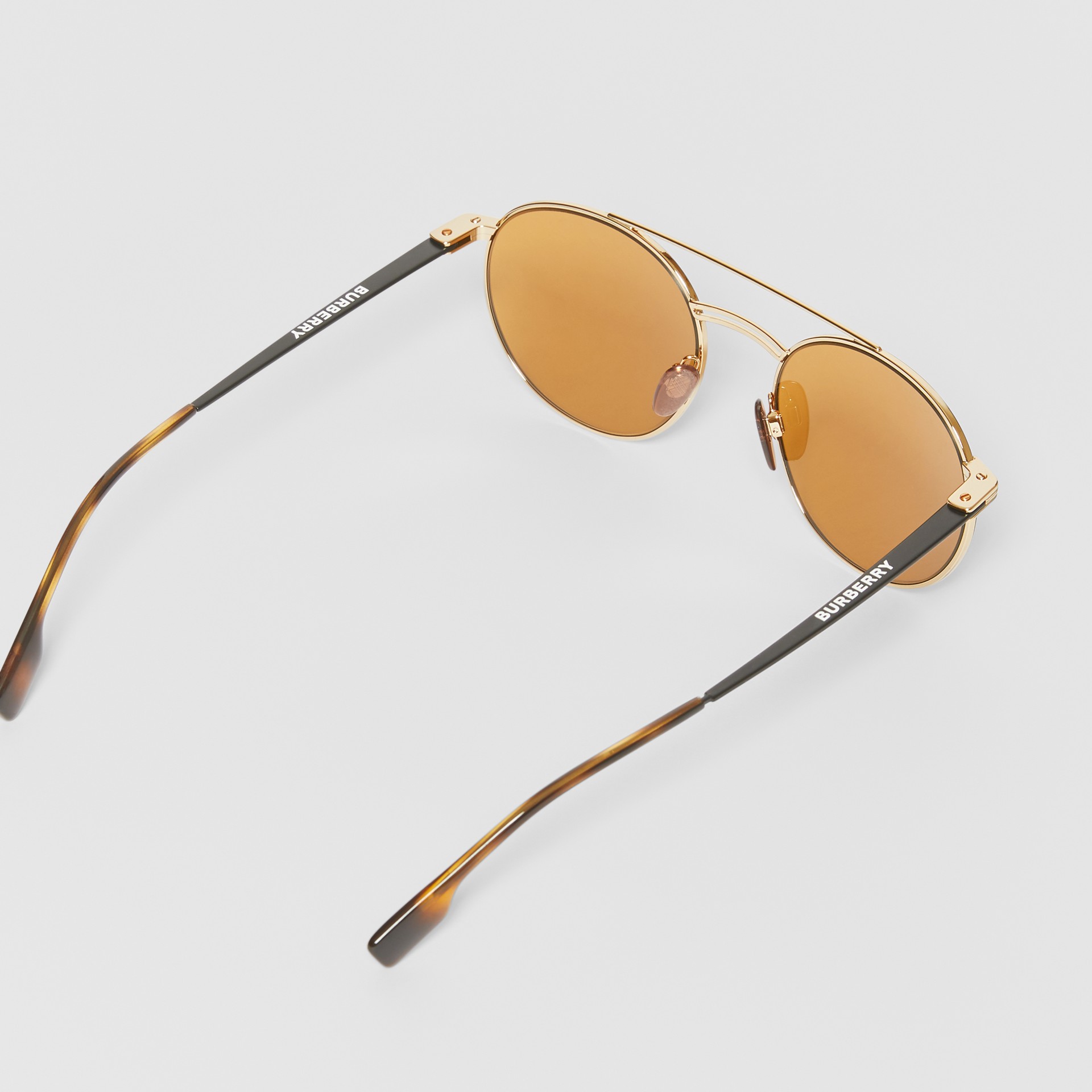 Top Bar Detail Round Frame Sunglasses In Tortoiseshell Men Burberry