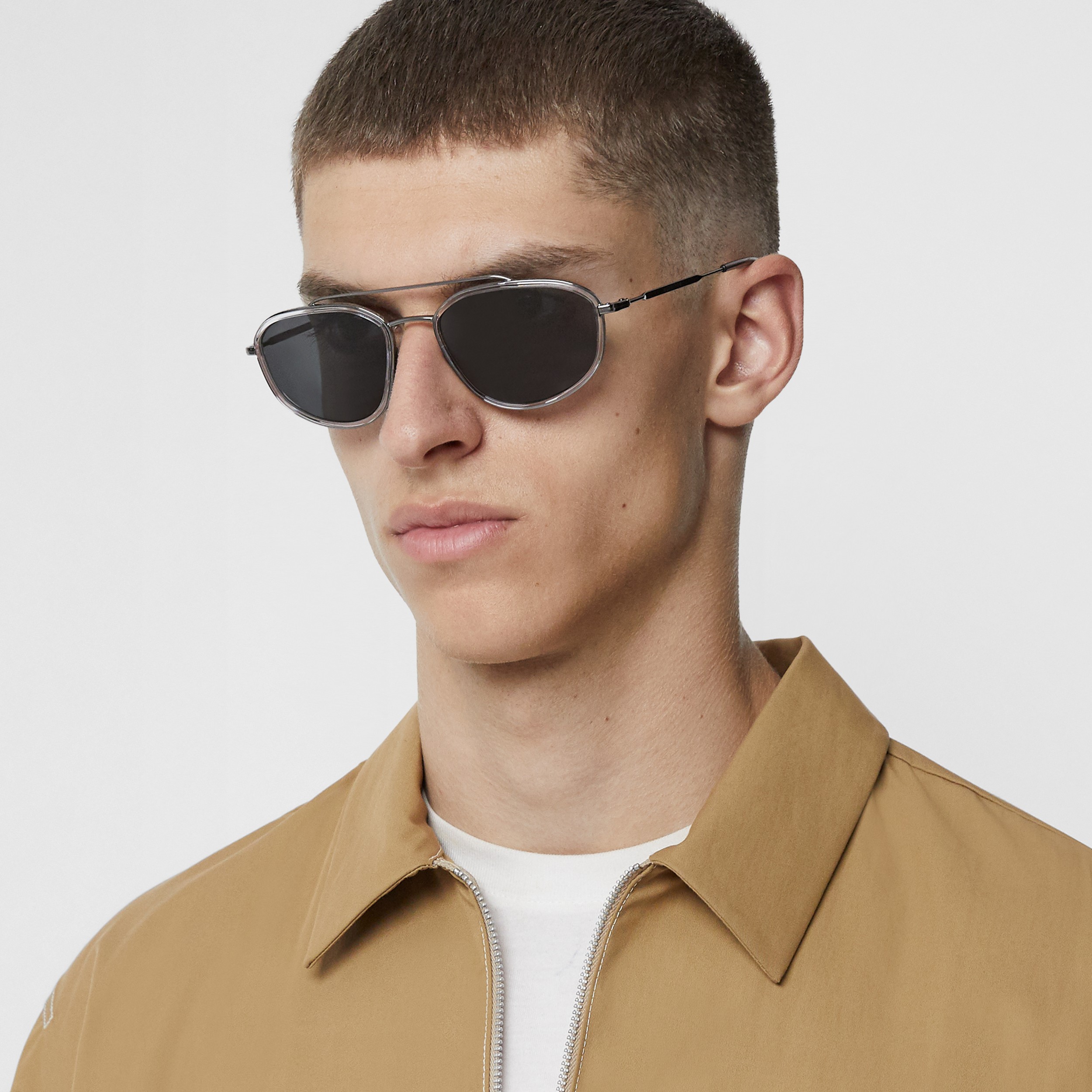 Geometric Navigator Sunglasses In Gunmetal Grey Men Burberry United